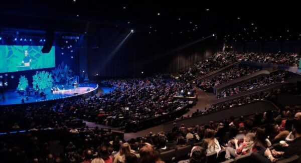 Mega Church Pastors of the Modern Church and Why they Flourish ...